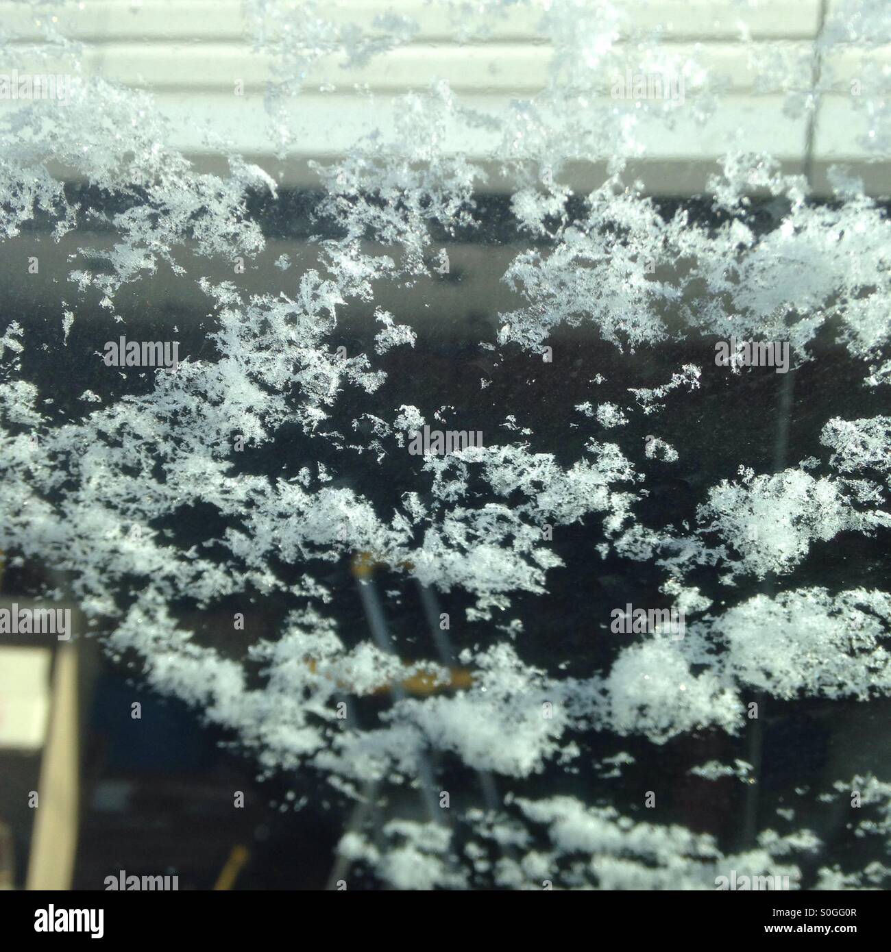 Snowflakes snow crystals hi-res stock photography and images - Alamy