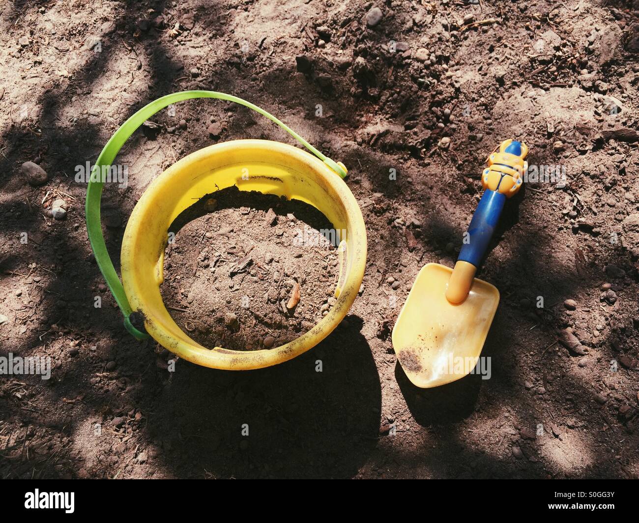 Dirt bucket hi-res stock photography and images - Alamy