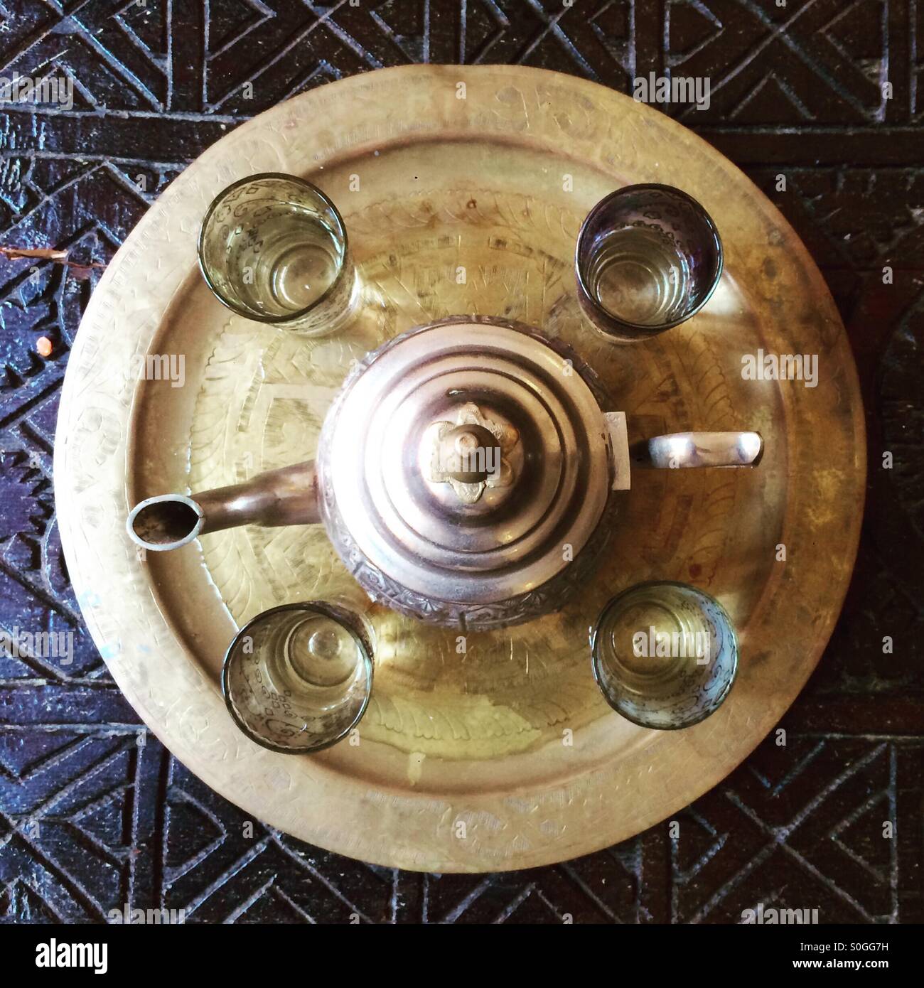 Gold tea cups hi-res stock photography and images - Alamy