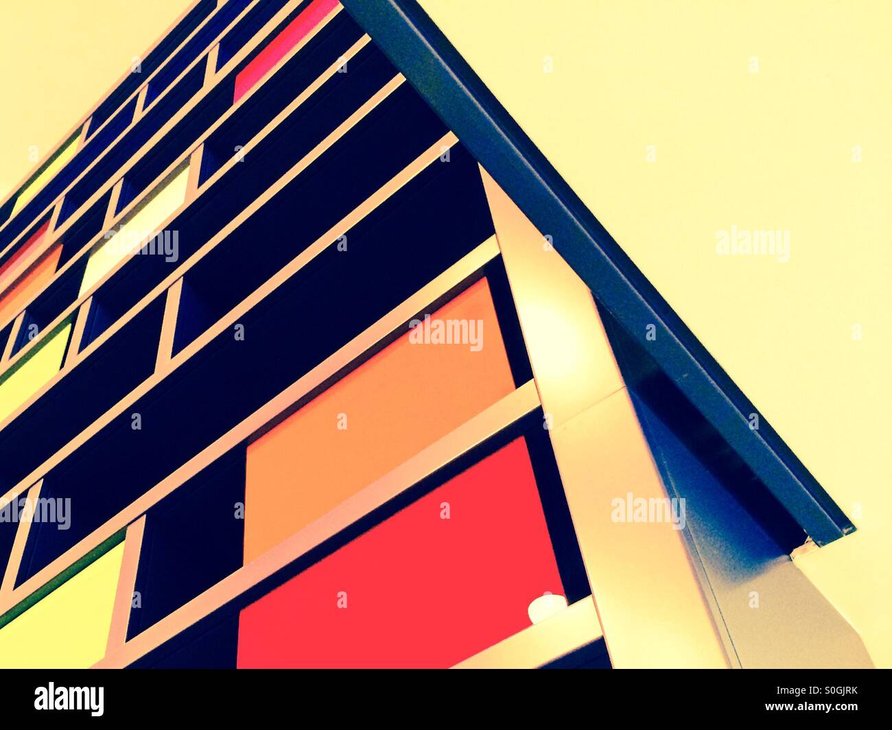 Contemporary structure hi-res stock photography and images - Alamy