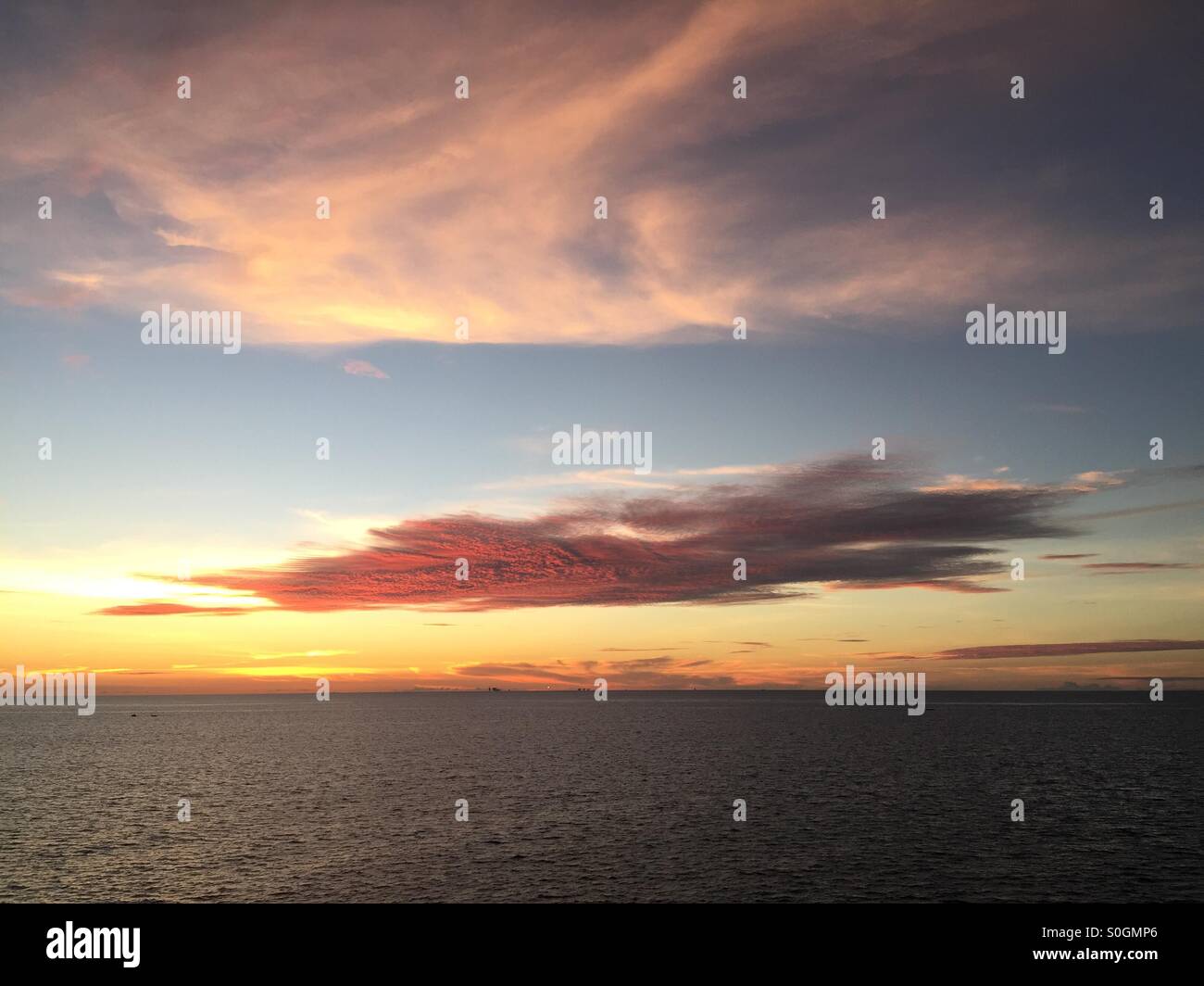 Open ocean at night hi-res stock photography and images - Alamy