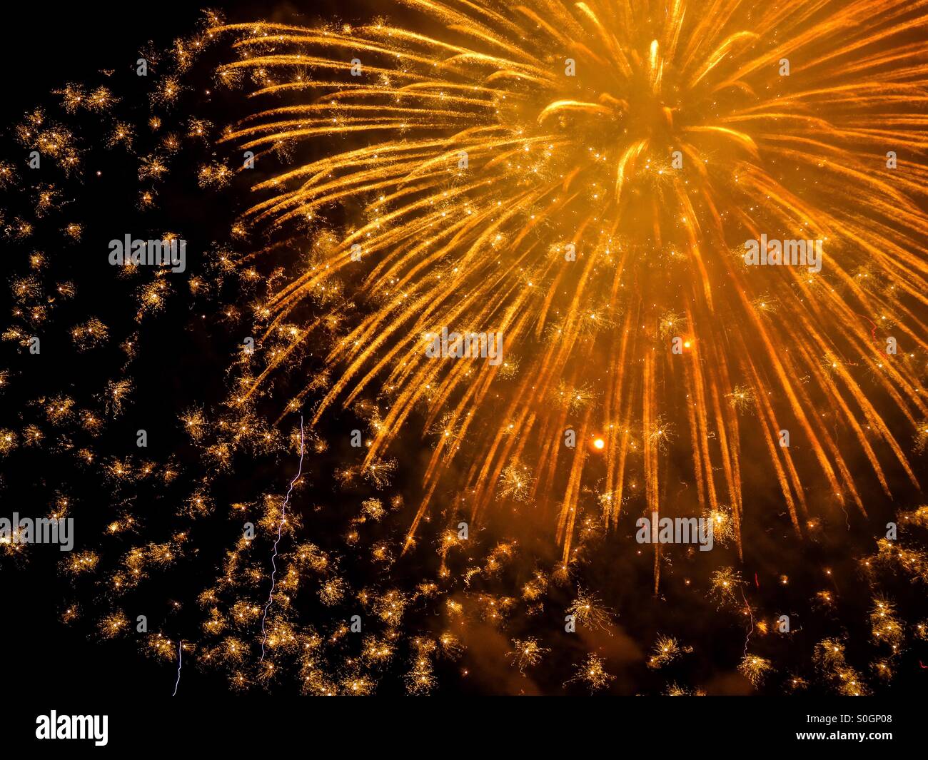 Golden fireworks hi-res stock photography and images - Alamy