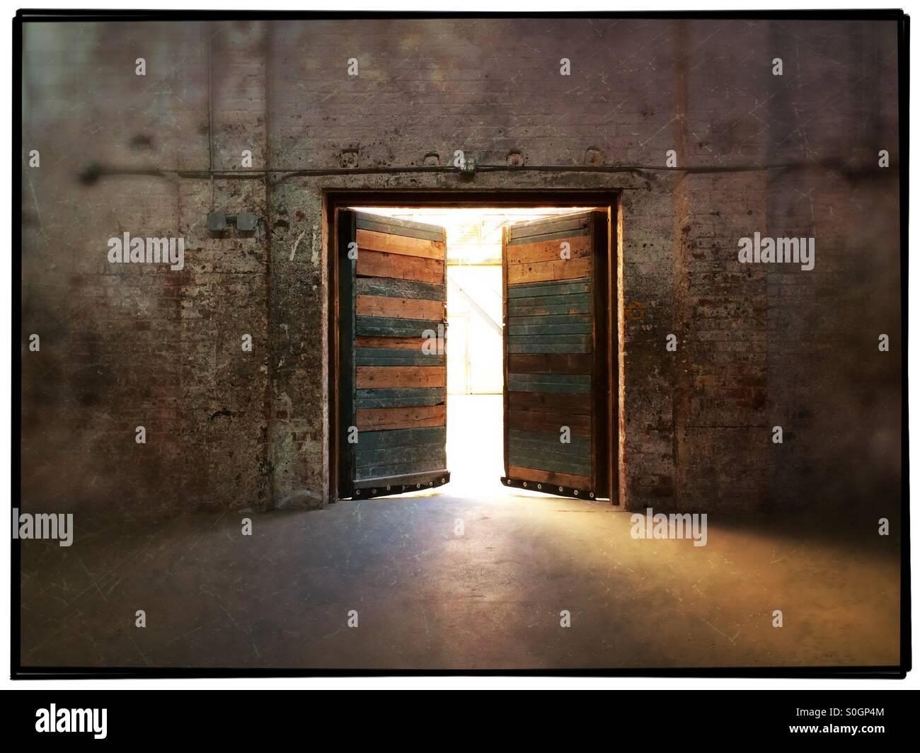 Open doors hi-res stock photography and images - Alamy