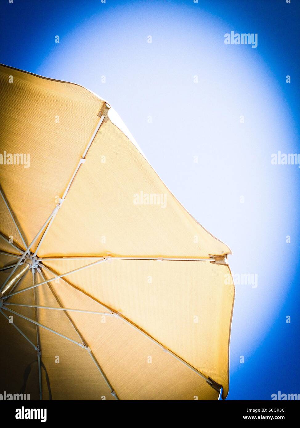 Sunbed parasol hi-res stock photography and images - Alamy
