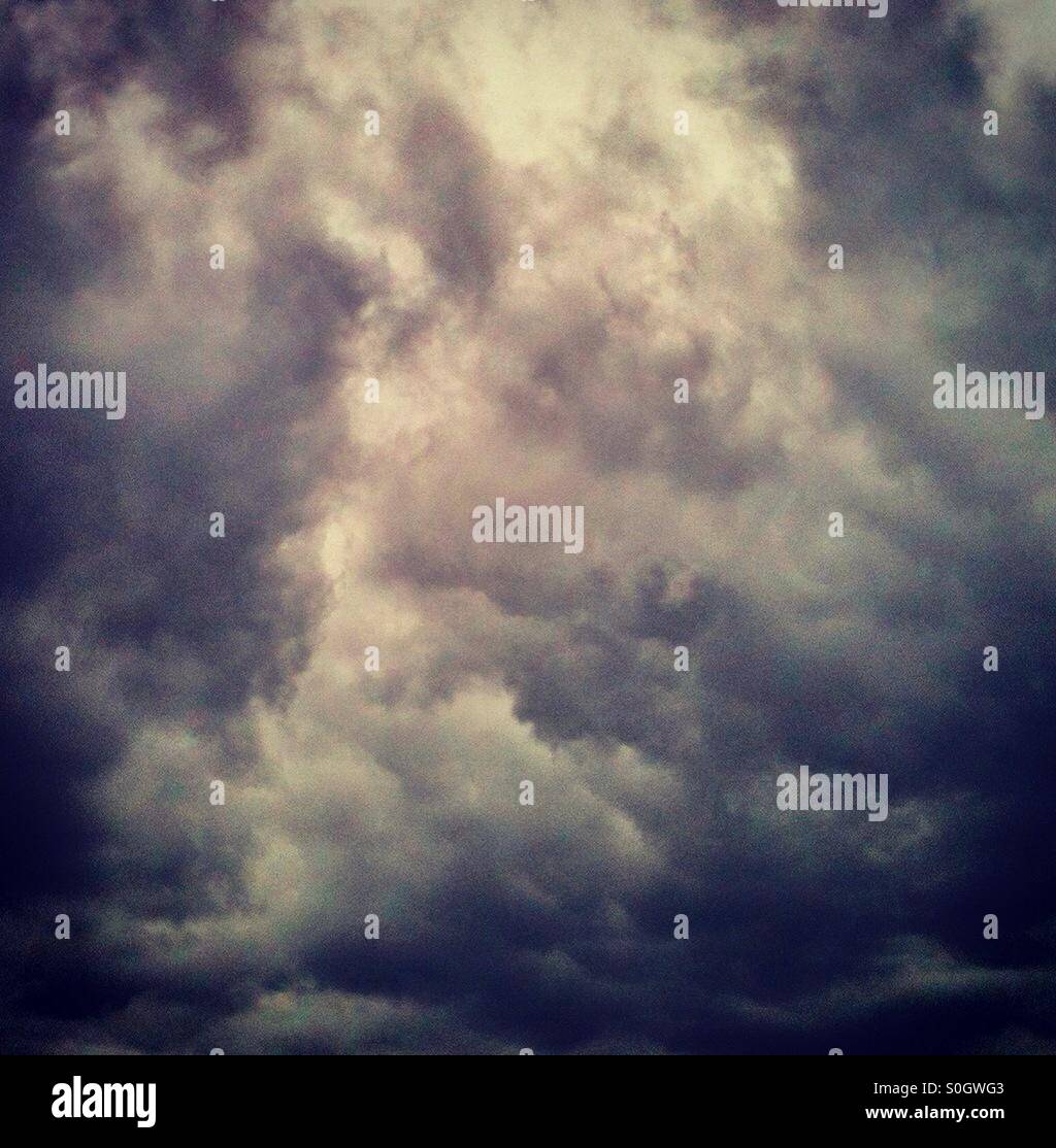 Sky moody hi-res stock photography and images - Alamy