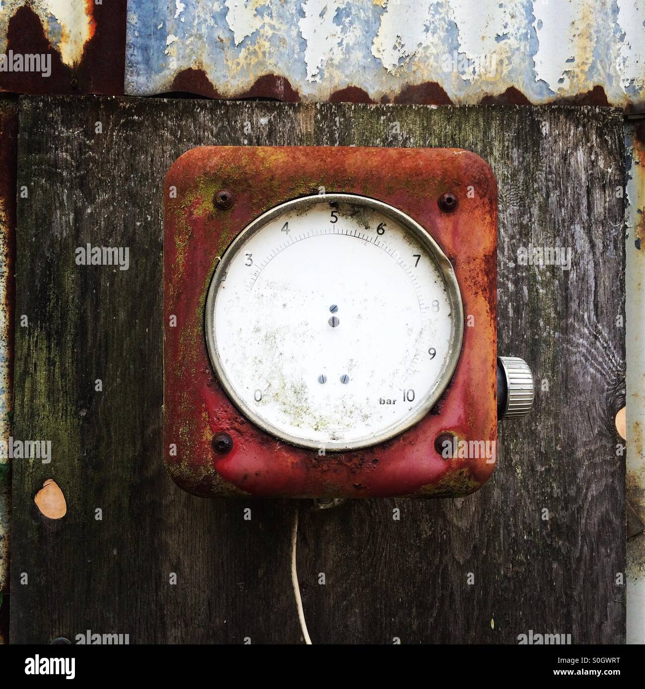 Old pressure gauge hi-res stock photography and images - Alamy