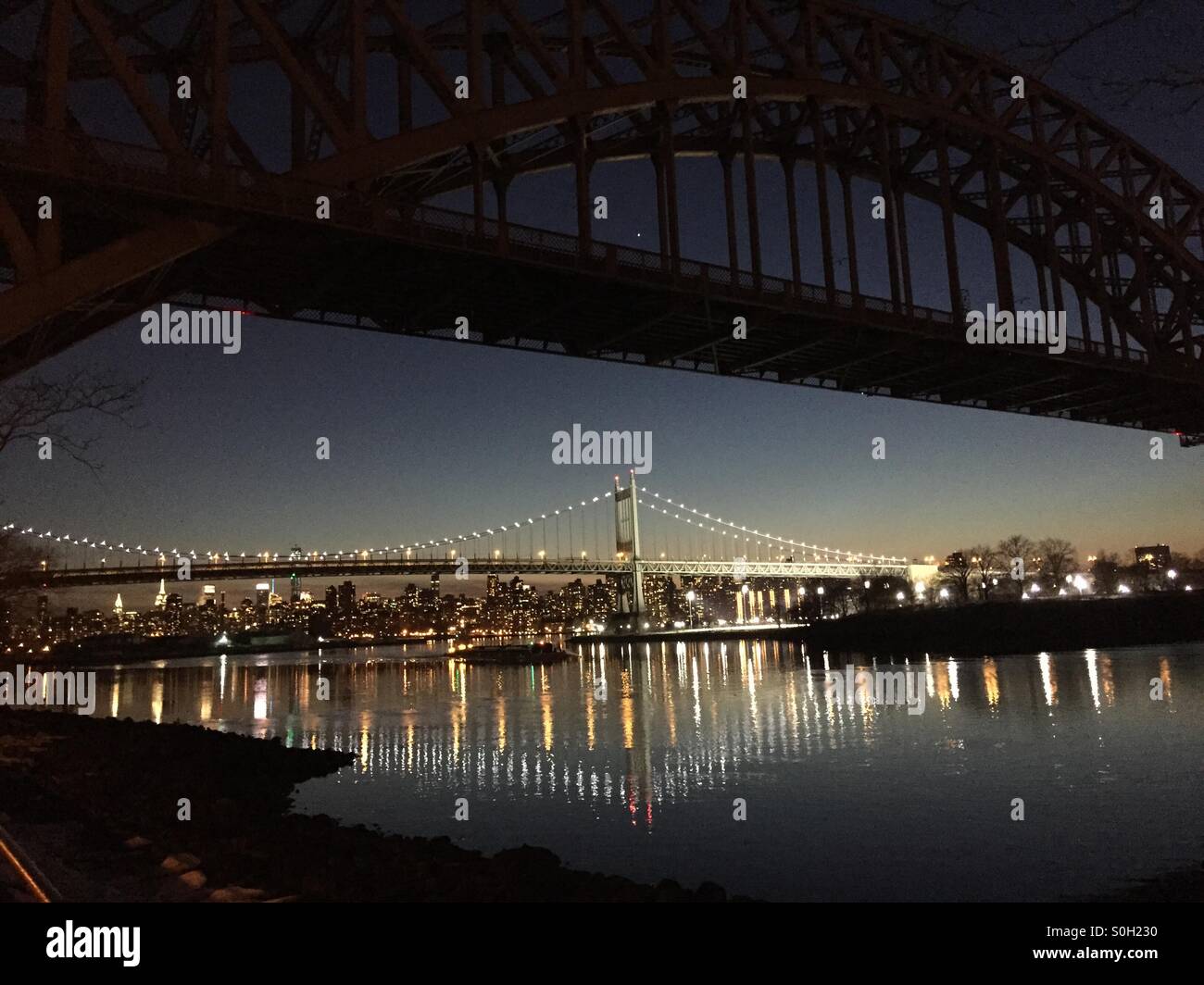 Astoria park nyc skyline hi-res stock photography and images - Alamy