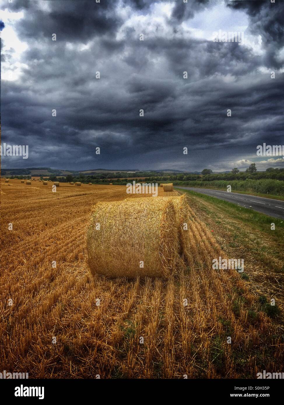 Approaching storm clouds over rural hi-res stock photography and images ...