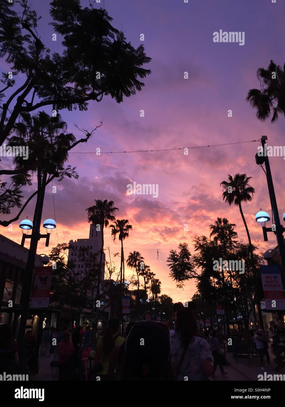 Third street promenade los angeles hi-res stock photography and images ...