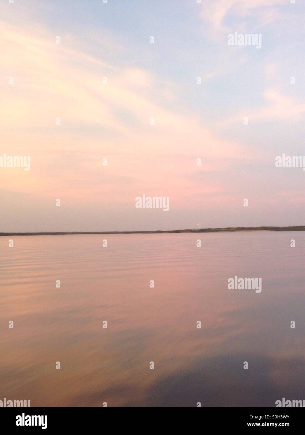 Reflection sunset water hi-res stock photography and images - Alamy