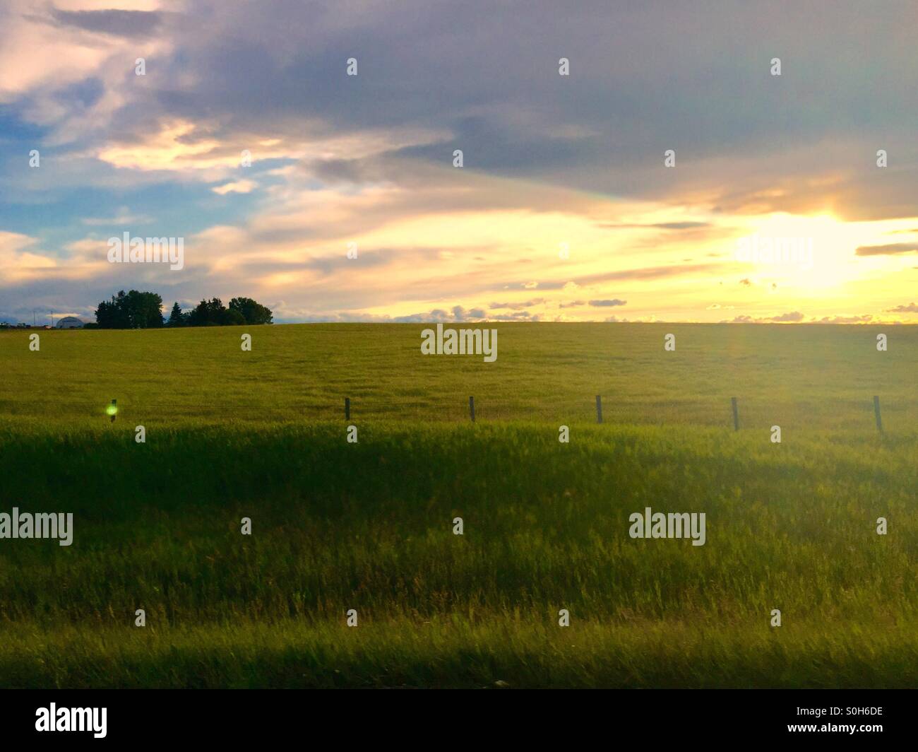 Farmland sunset hi-res stock photography and images - Alamy