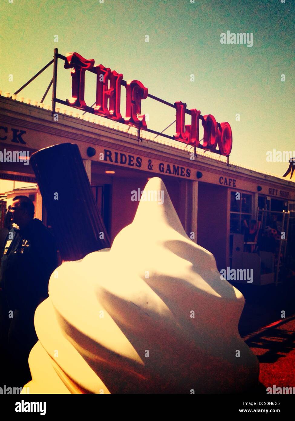 The Lido shop on Worthing seafront Stock Photo - Alamy