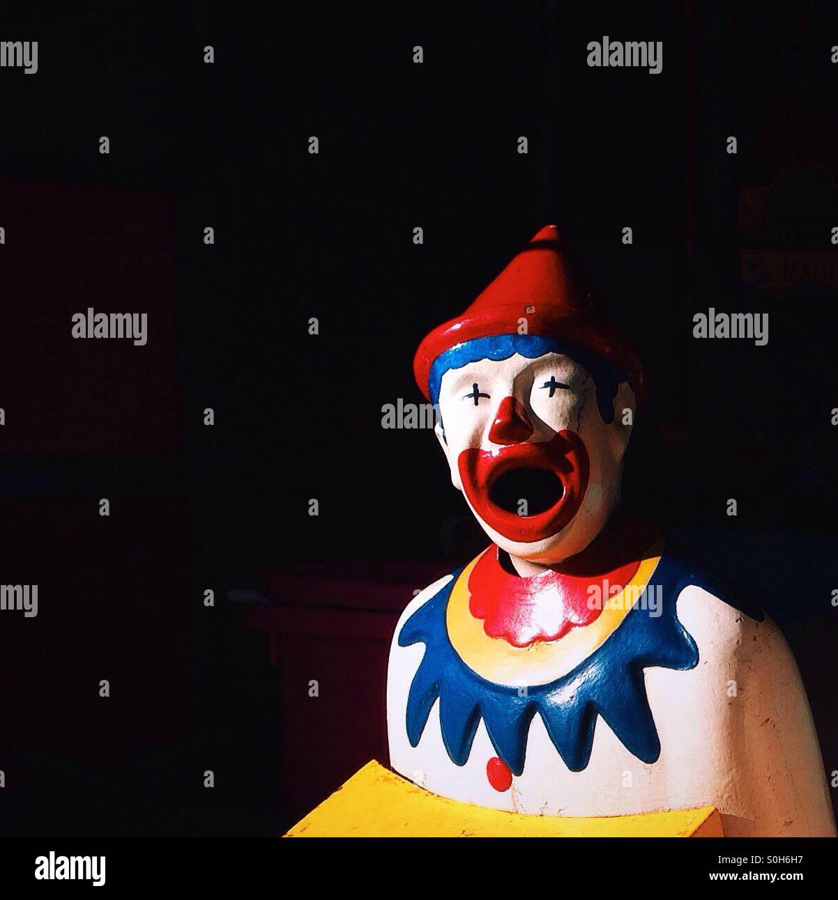 Laughing clown hi-res stock photography and images - Alamy