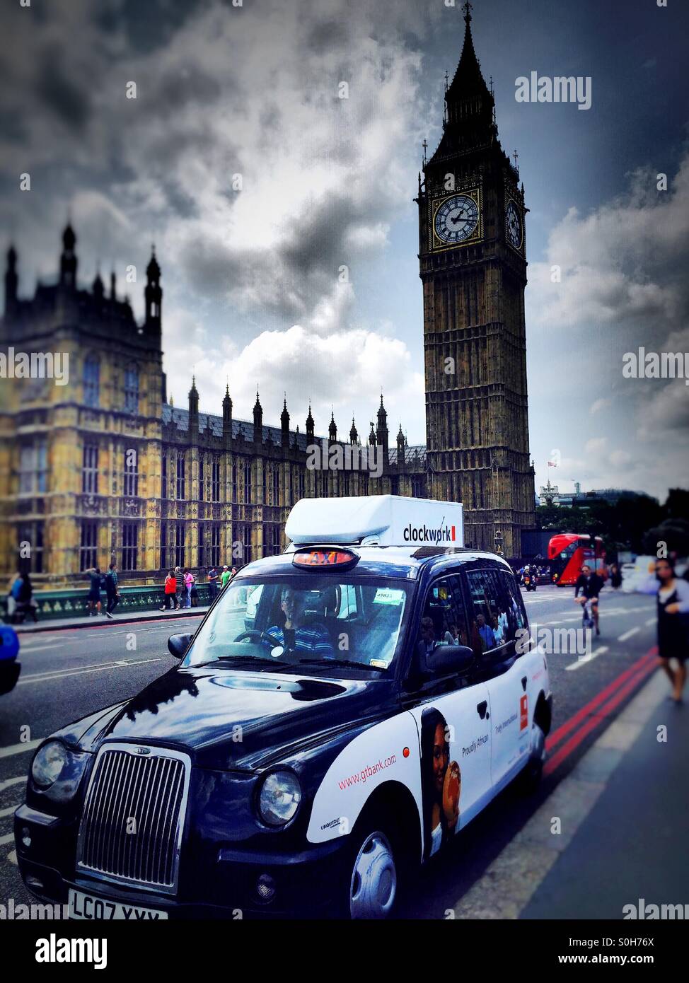 London taxi cab front hi-res stock photography and images - Alamy