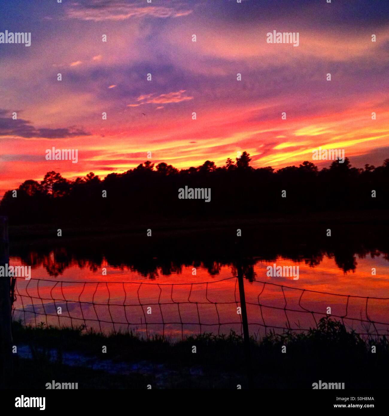 Ranch fence hi-res stock photography and images - Alamy