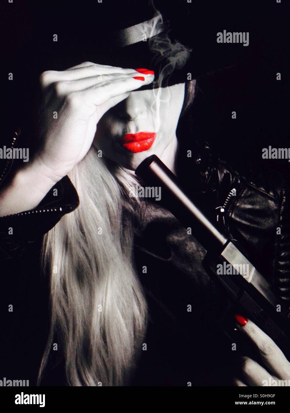 Red lips woman hi-res stock photography and images - Alamy