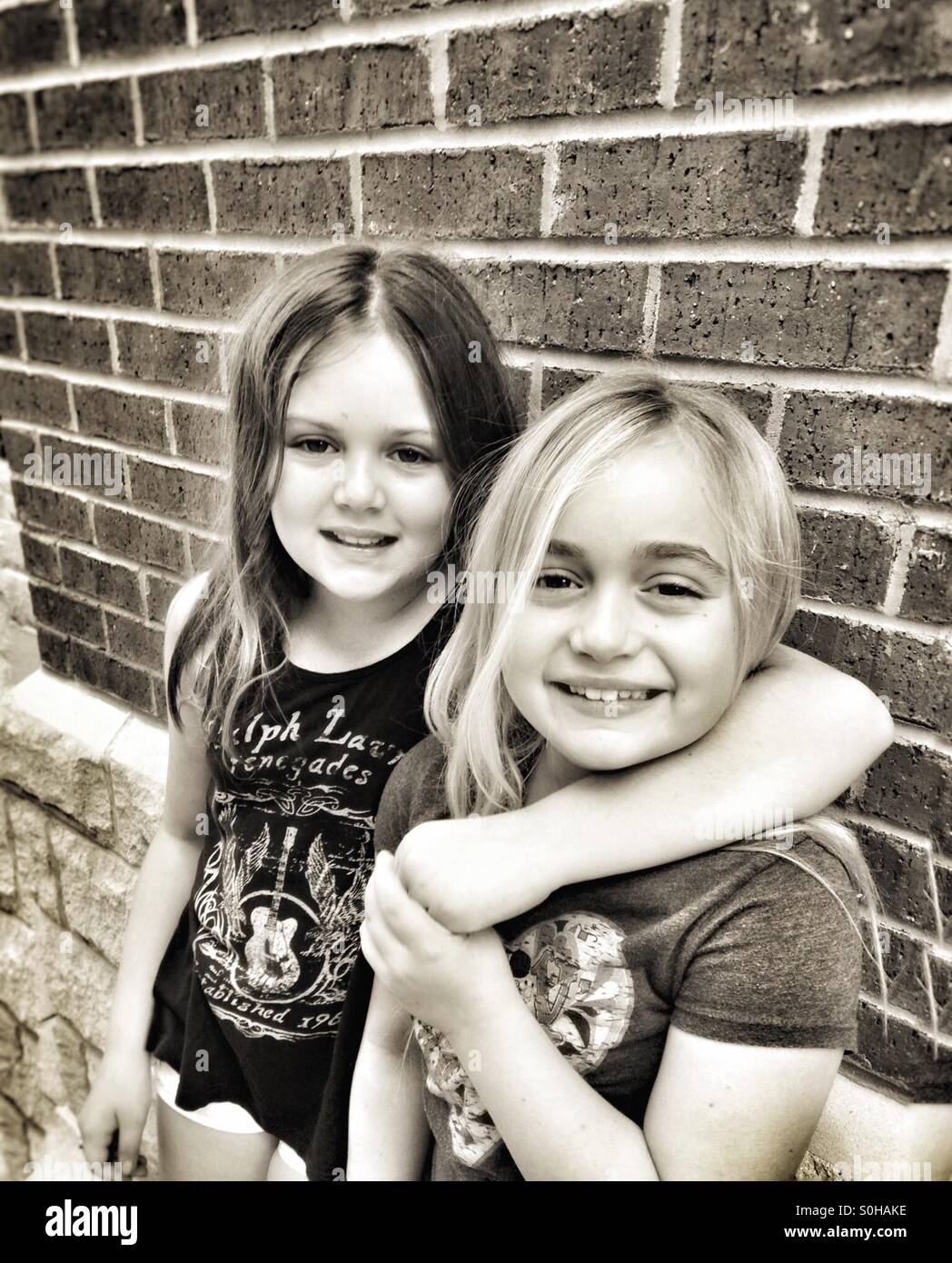 Sister love hi-res stock photography and images - Alamy