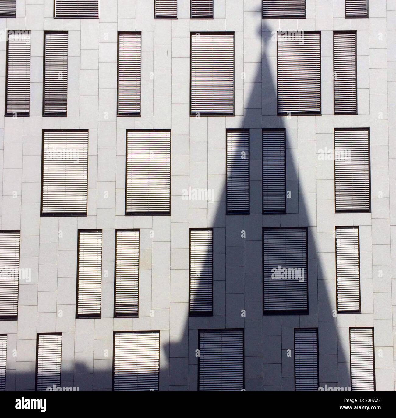 Cast shadow architecture hi-res stock photography and images - Alamy