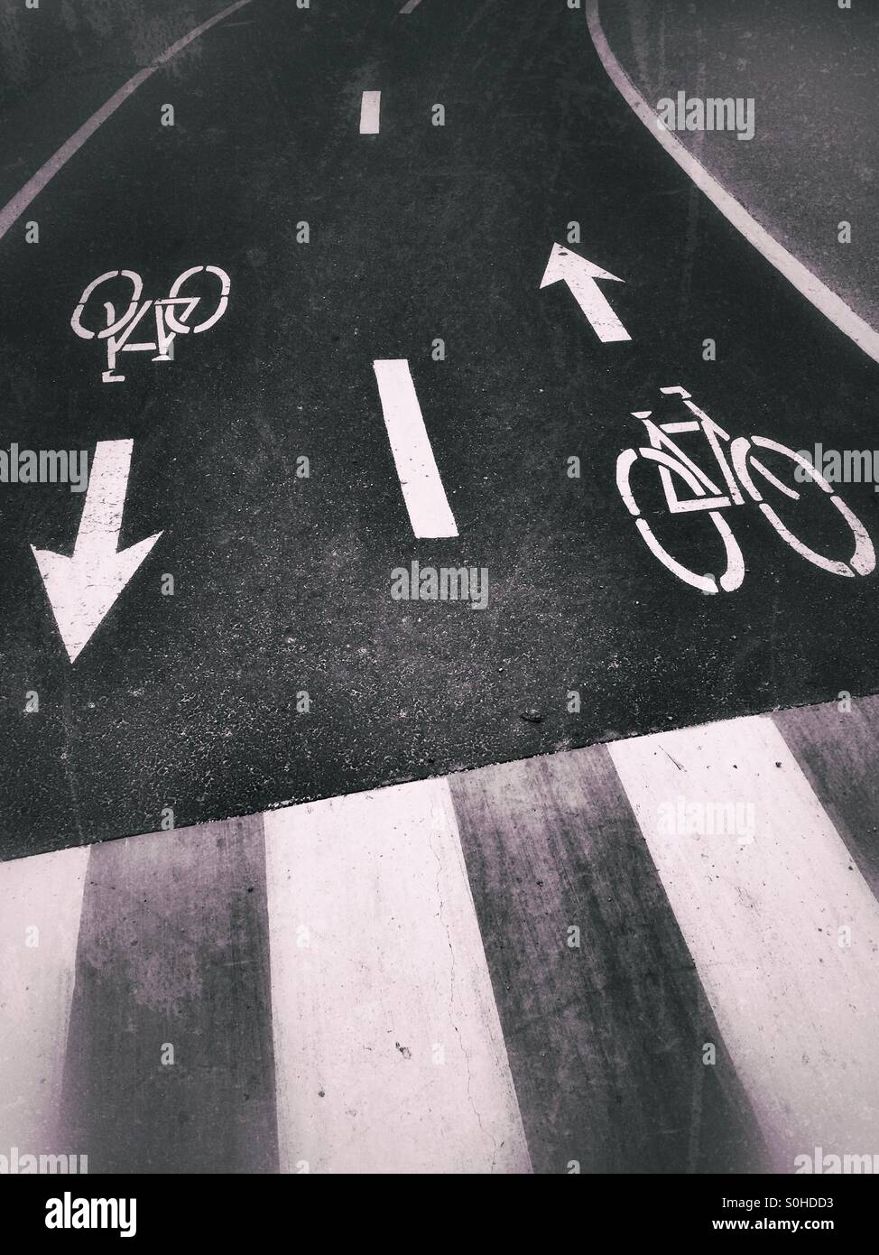 Path arrows hi-res stock photography and images - Alamy