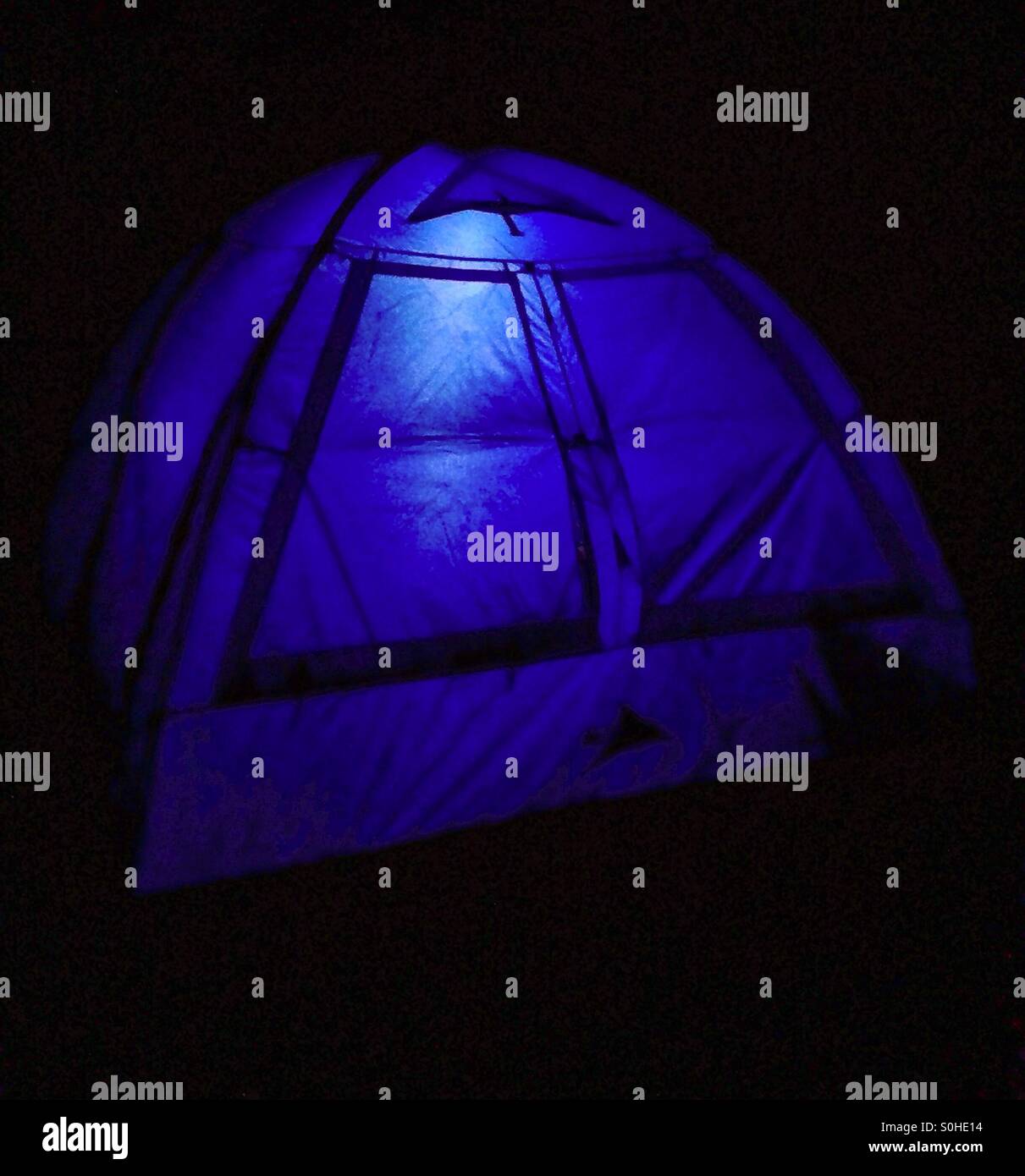 Camping for the night hi-res stock photography and images - Alamy