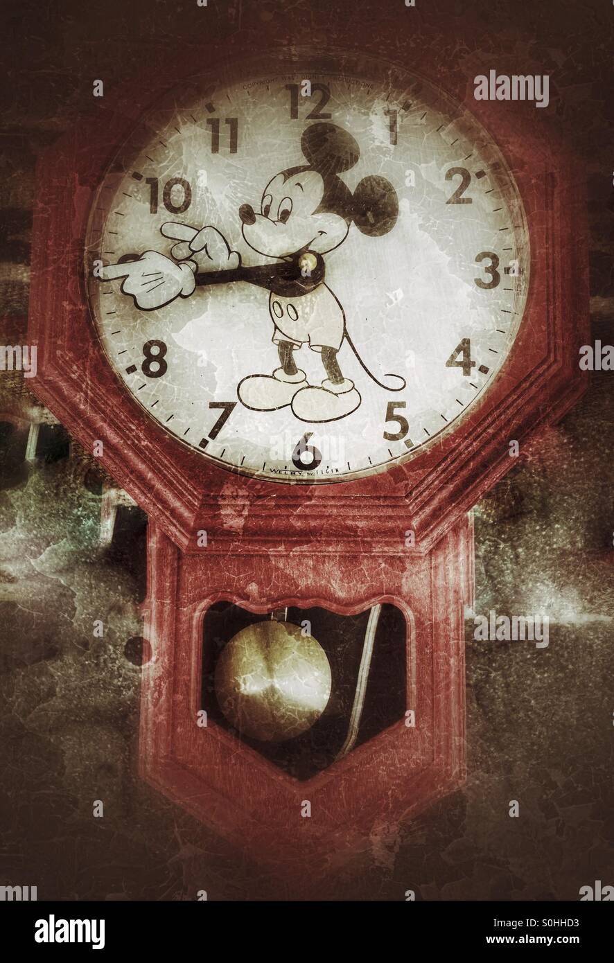 Micky mouse hands hi-res stock photography and images - Alamy