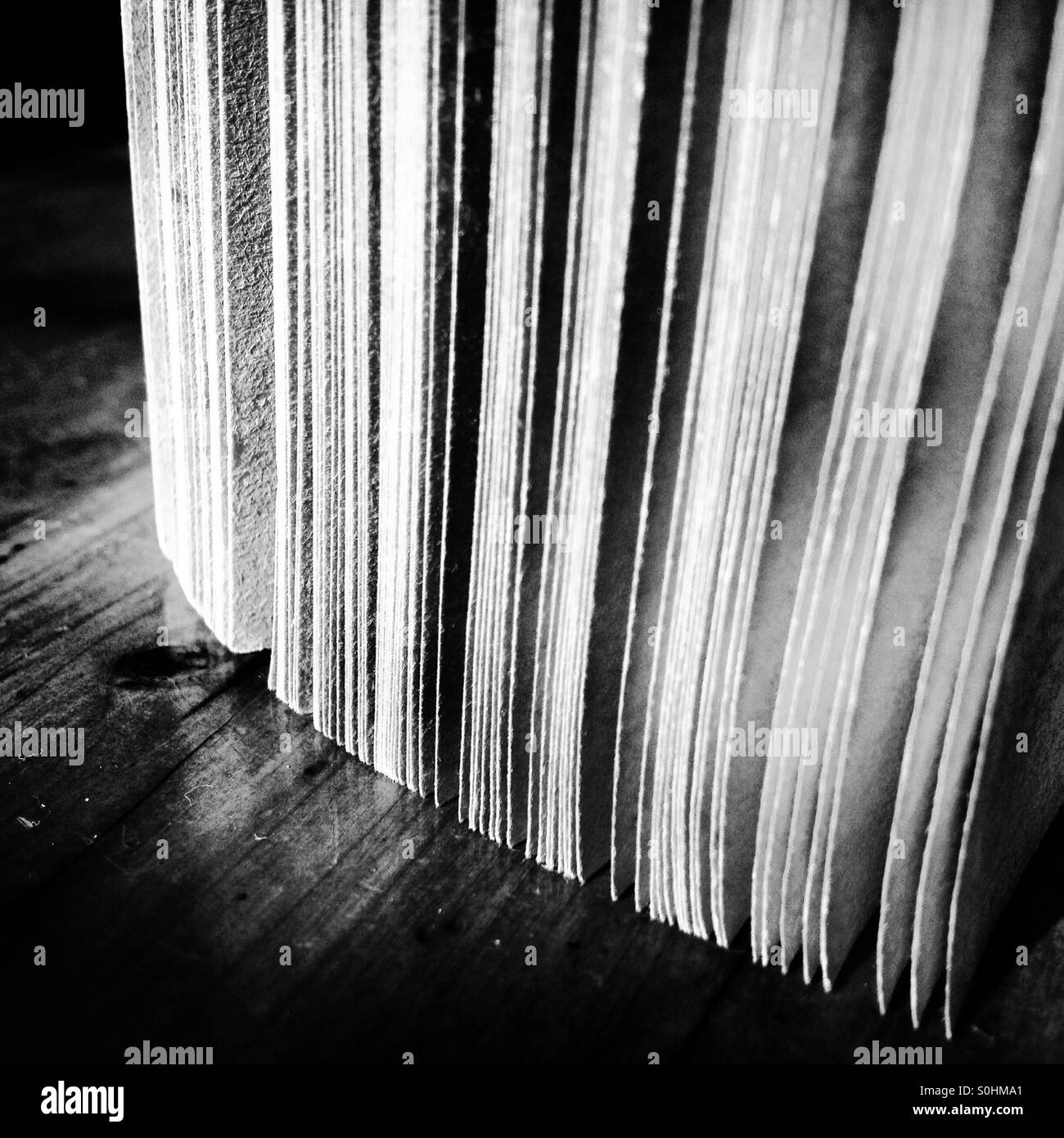 Pages black hi-res stock photography and images - Alamy