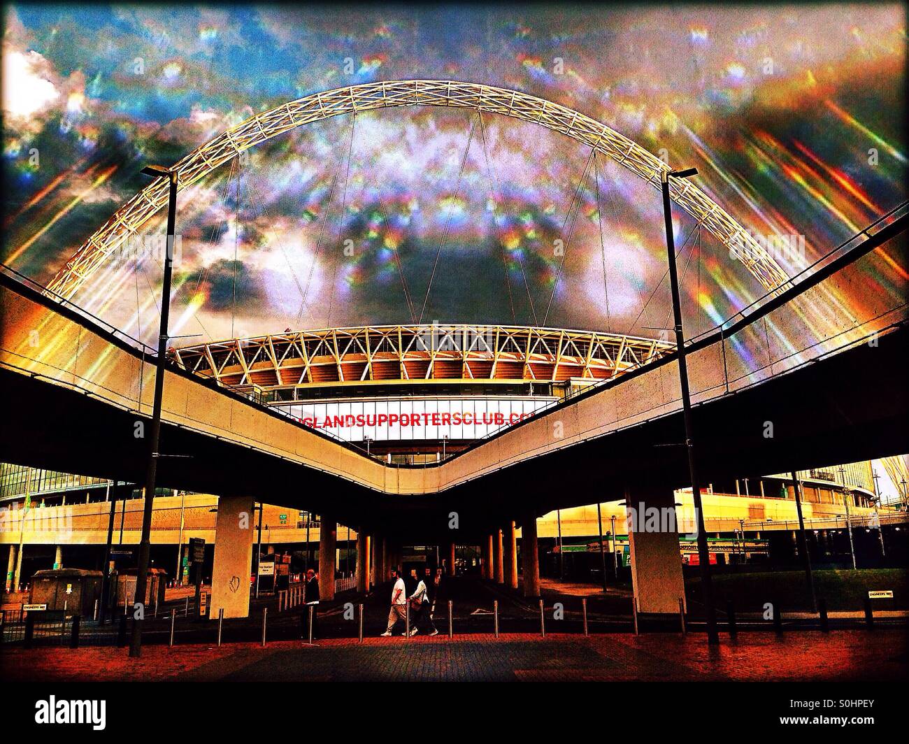 Wembley stadium exterior hi-res stock photography and images - Alamy