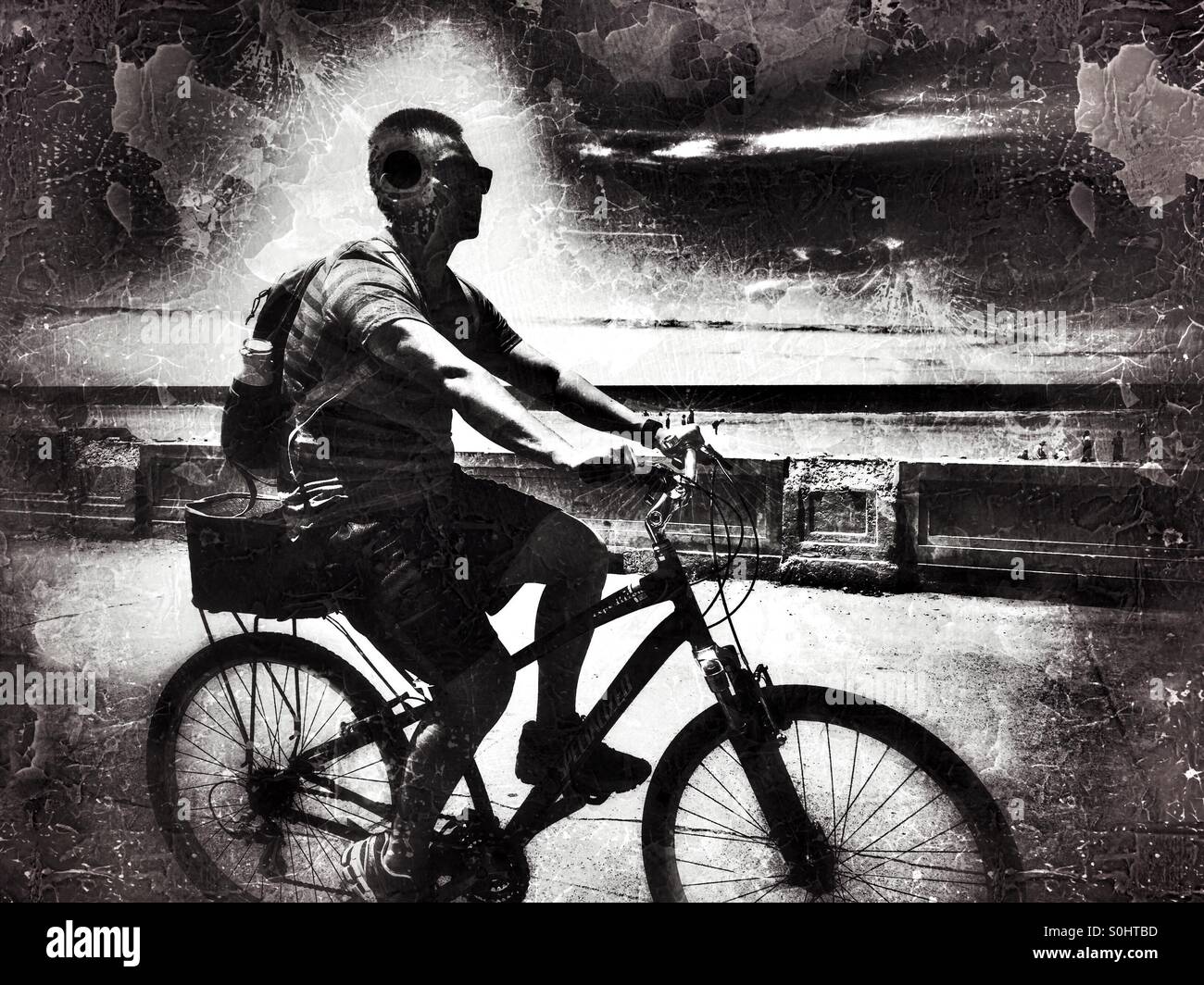 Bicycling beach hi-res stock photography and images - Alamy