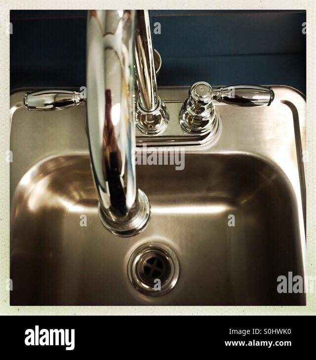 Doctors office sink hi-res stock photography and images - Alamy