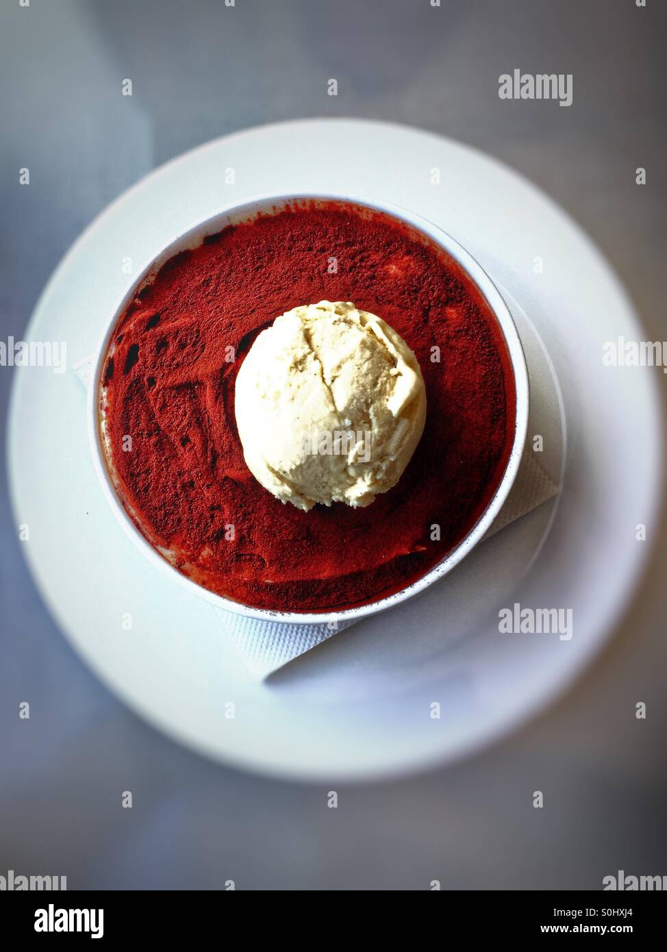 Desert topping hi-res stock photography and images - Alamy