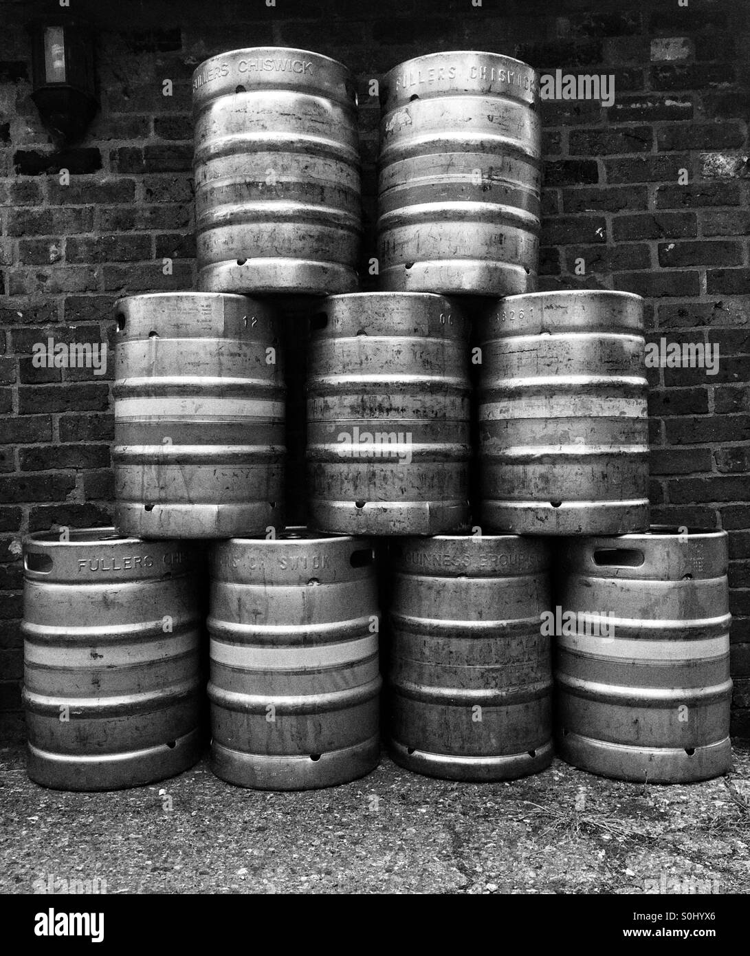 Real ale barrels hi-res stock photography and images - Alamy