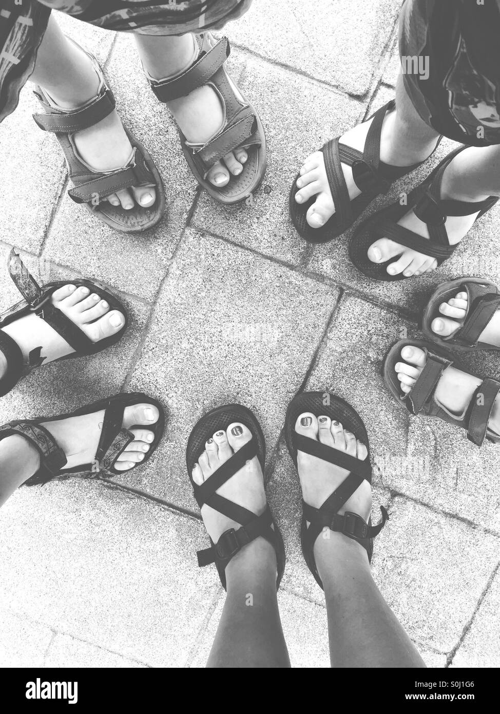 Standing in a circle hi-res stock photography and images - Alamy