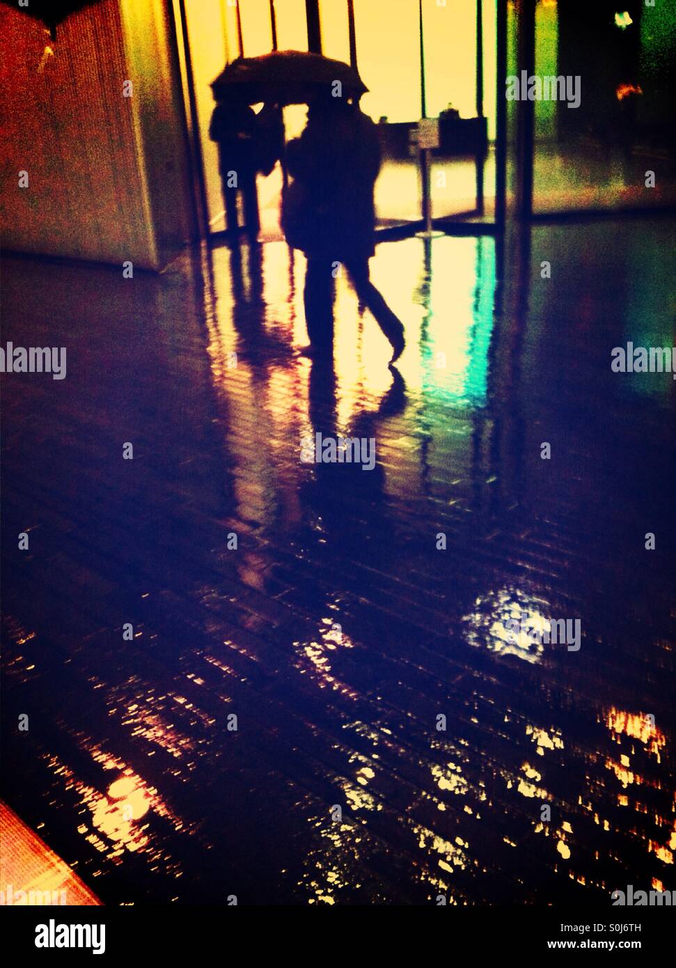 Rain london night umbrella hi-res stock photography and images - Alamy