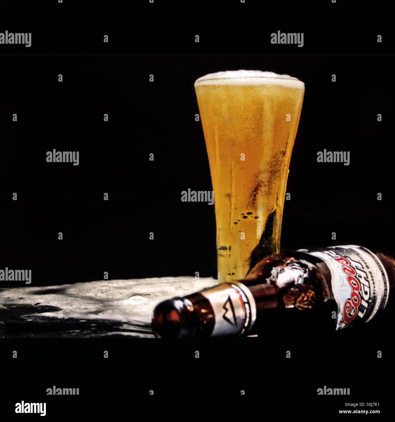 Spilt beer hi-res stock photography and images - Alamy
