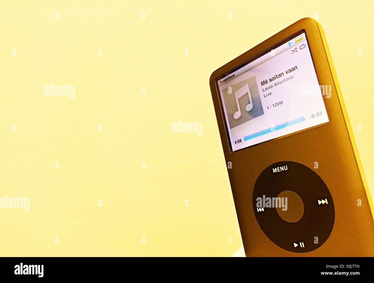 Ipod hi-res stock photography and images - Alamy