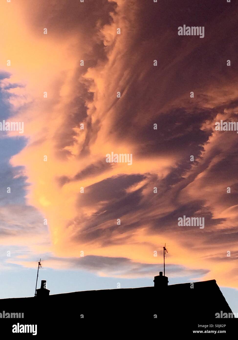 Thunderous clouds hi-res stock photography and images - Alamy