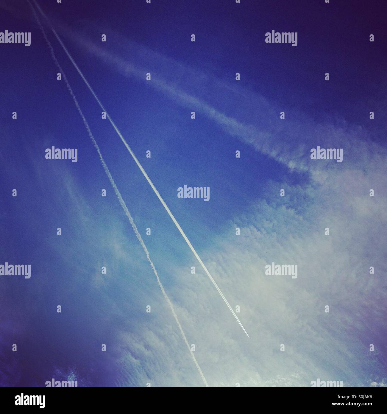 Vapor vapour trail trails hi-res stock photography and images - Alamy