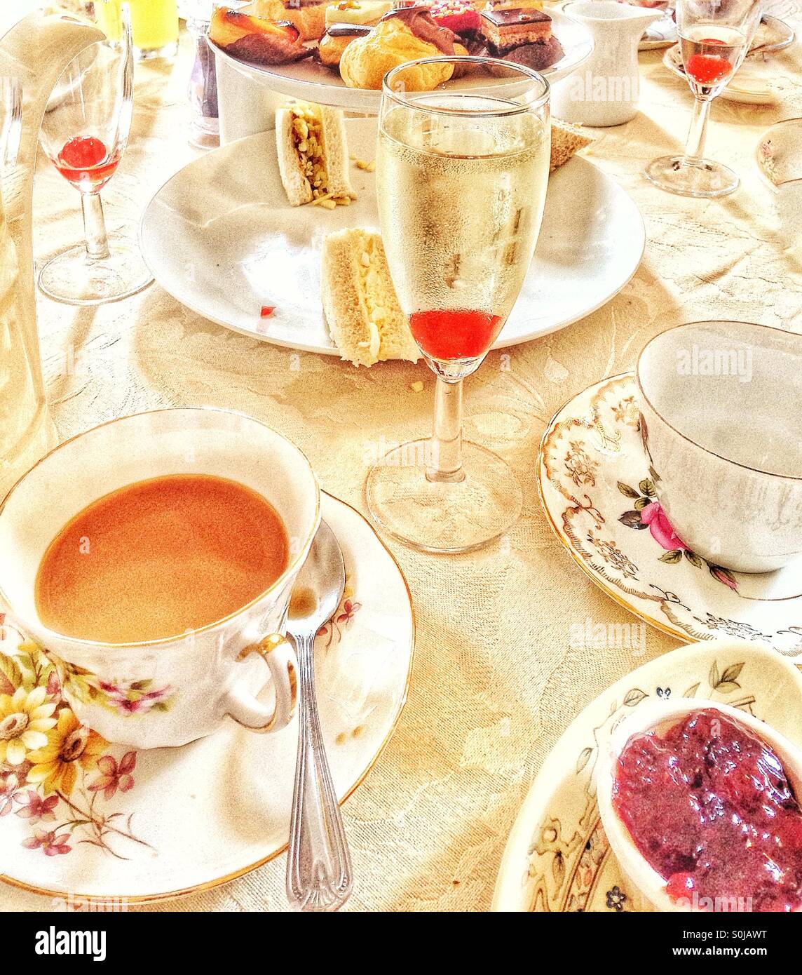 Traditional cream tea Stock Photo - Alamy