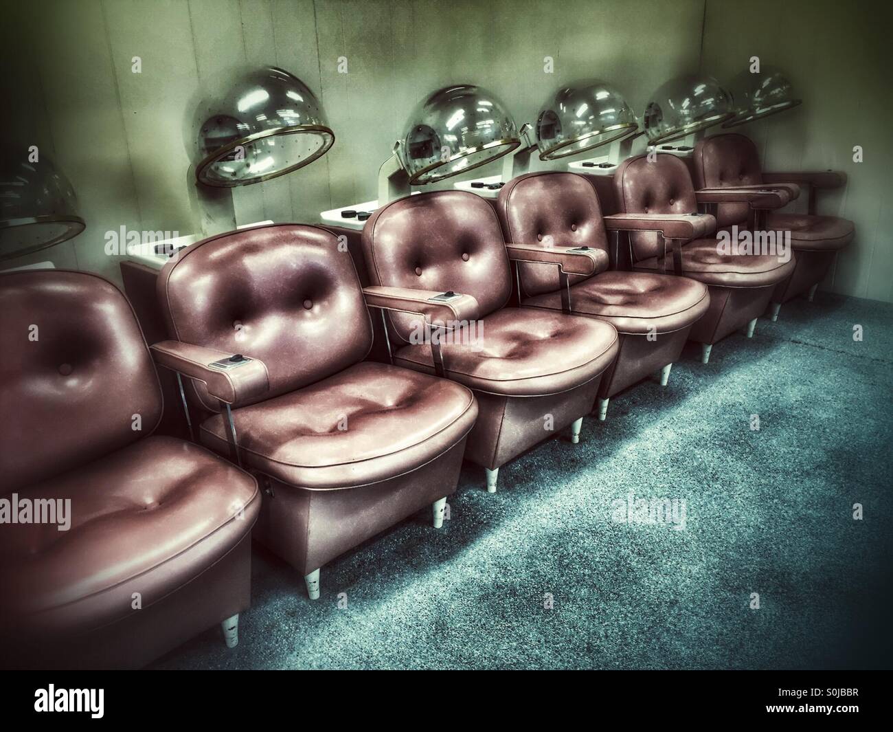Beauty salon retro hi-res stock photography and images - Alamy