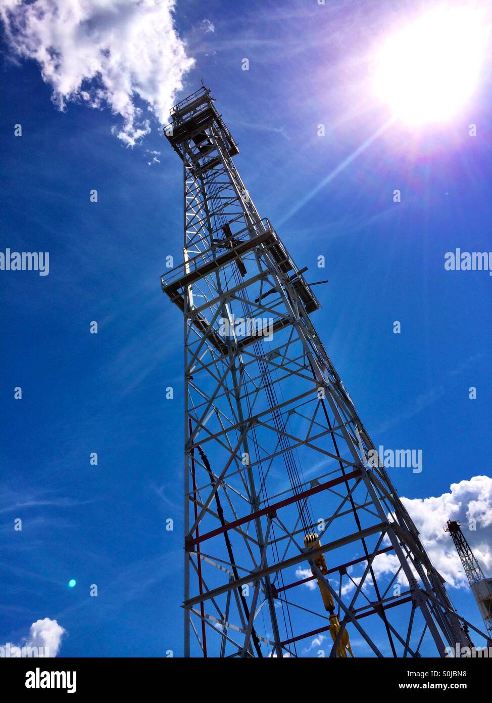 Oil drilling derrick hi-res stock photography and images - Alamy