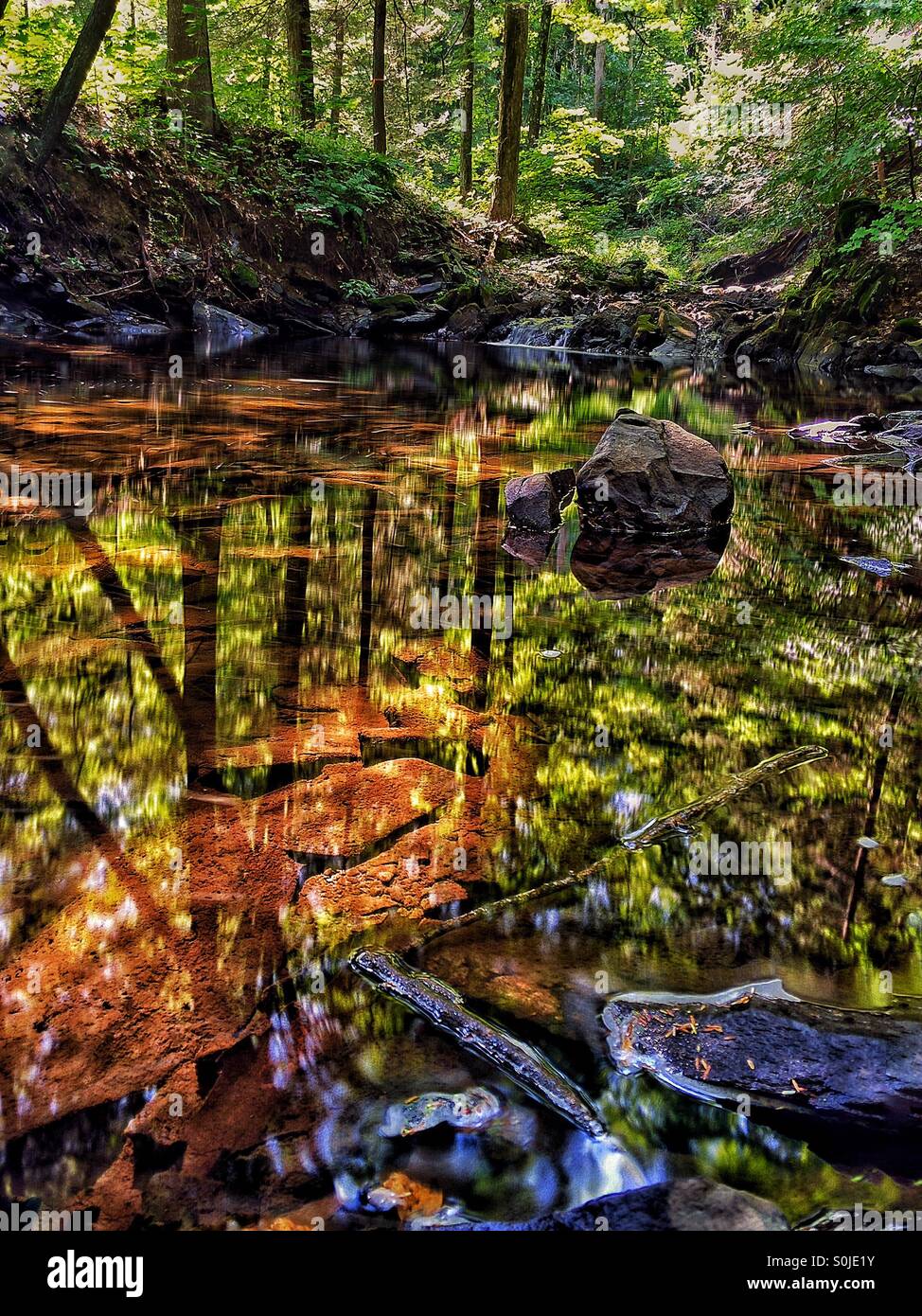 Pond with waterfall hi-res stock photography and images - Alamy