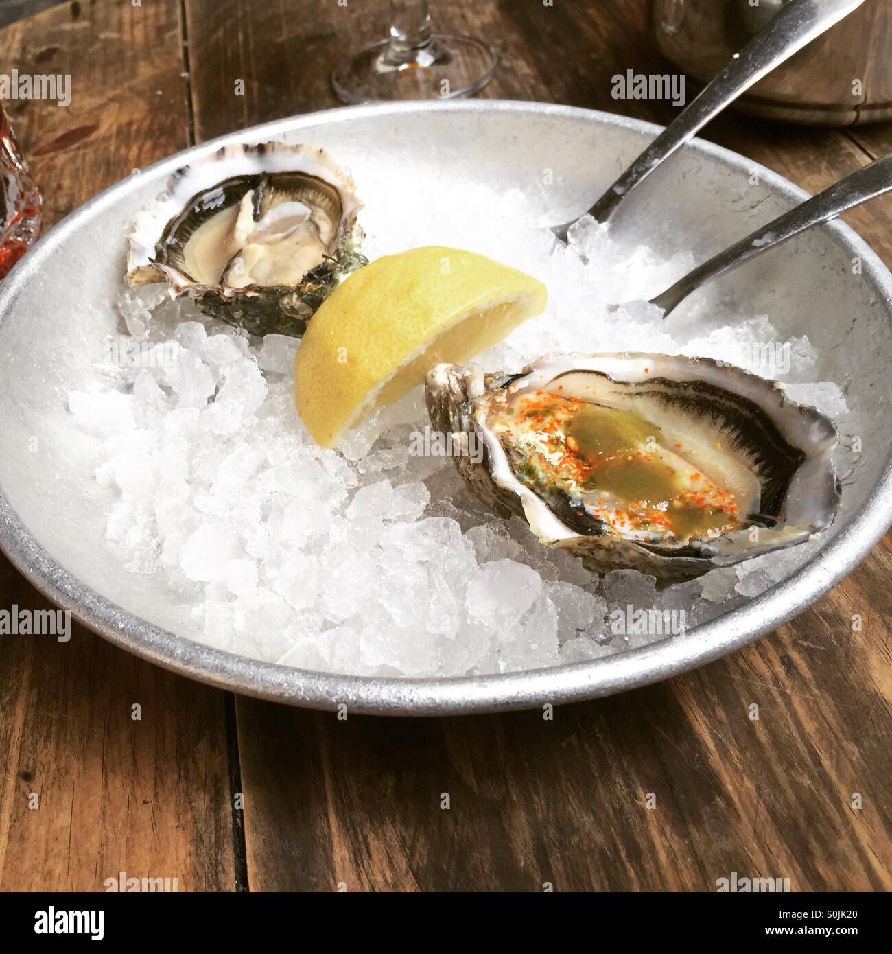 Ostras hi-res stock photography and images - Alamy