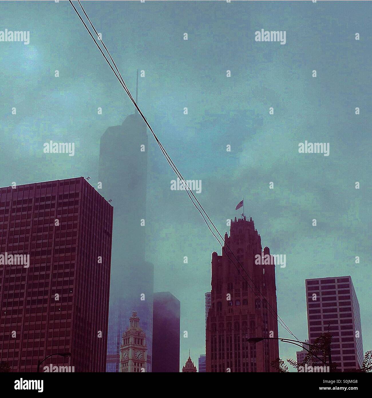 Chicago mist and fog hi-res stock photography and images - Alamy