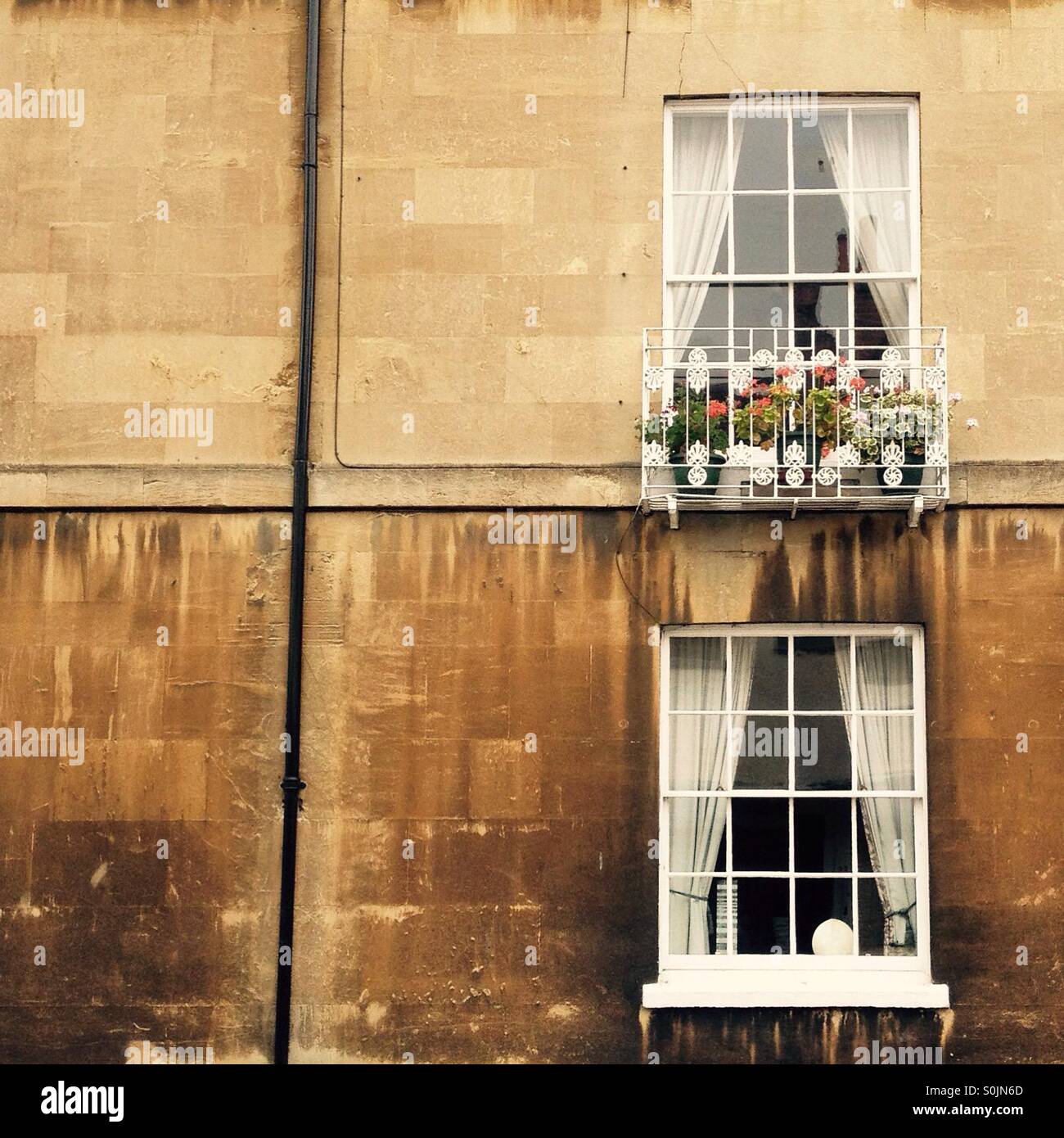Distressed windows hi-res stock photography and images - Alamy
