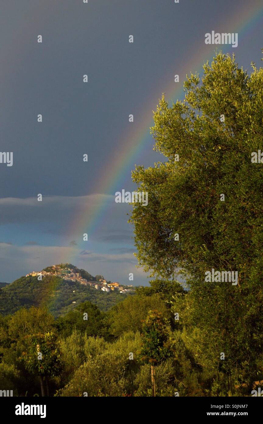 Arcobaleno arco hi-res stock photography and images - Alamy