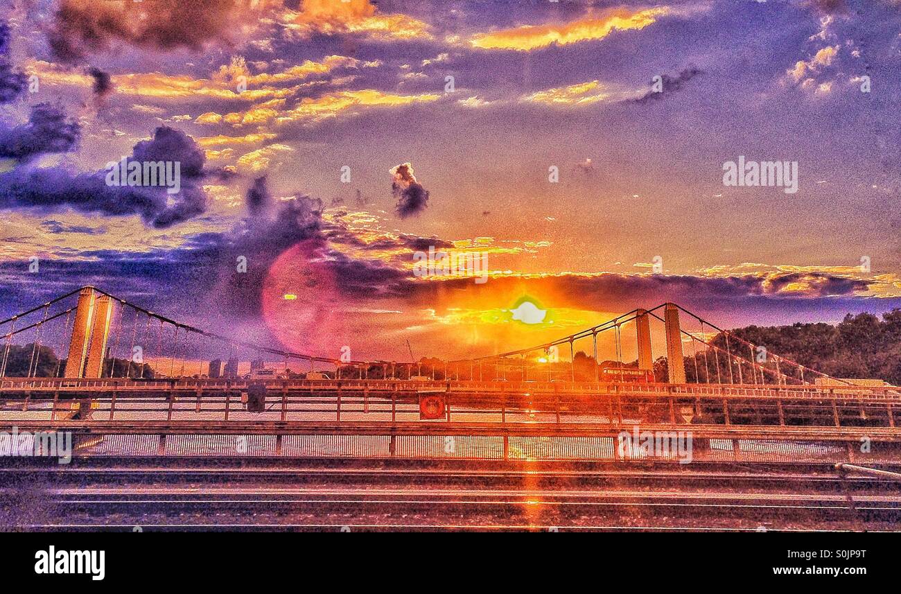 Chelsea bridge sunset Stock Photo - Alamy