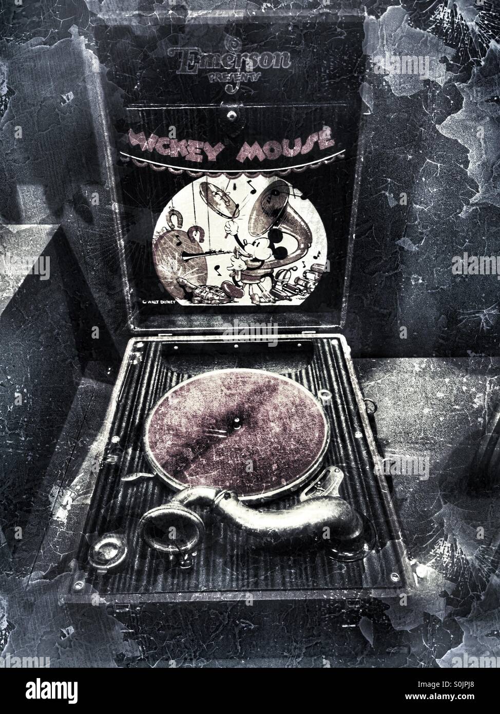 Mickey mouse vintage hi-res stock photography and images - Alamy