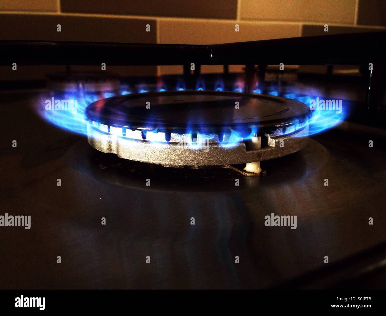 Hot blue flame hi-res stock photography and images - Alamy