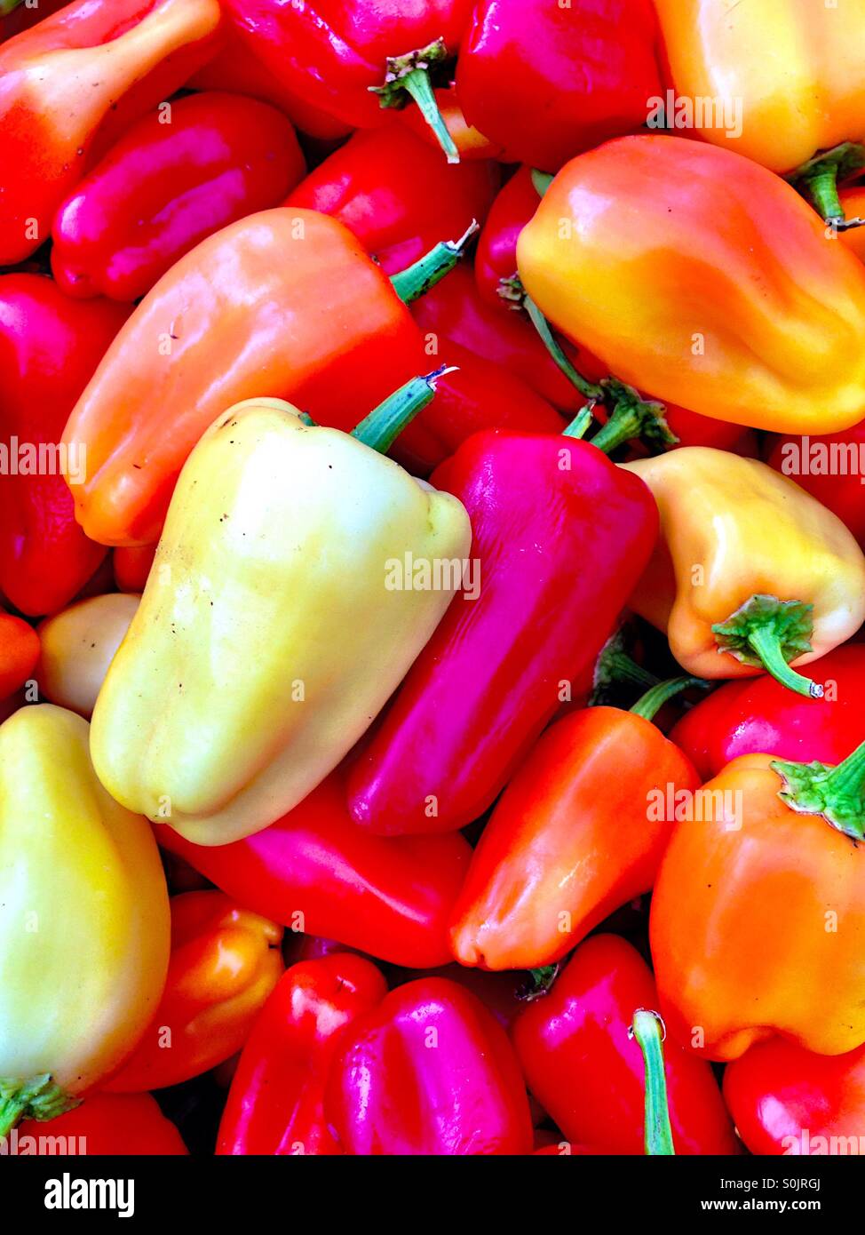 Market roasted red peppers hi-res stock photography and images - Alamy