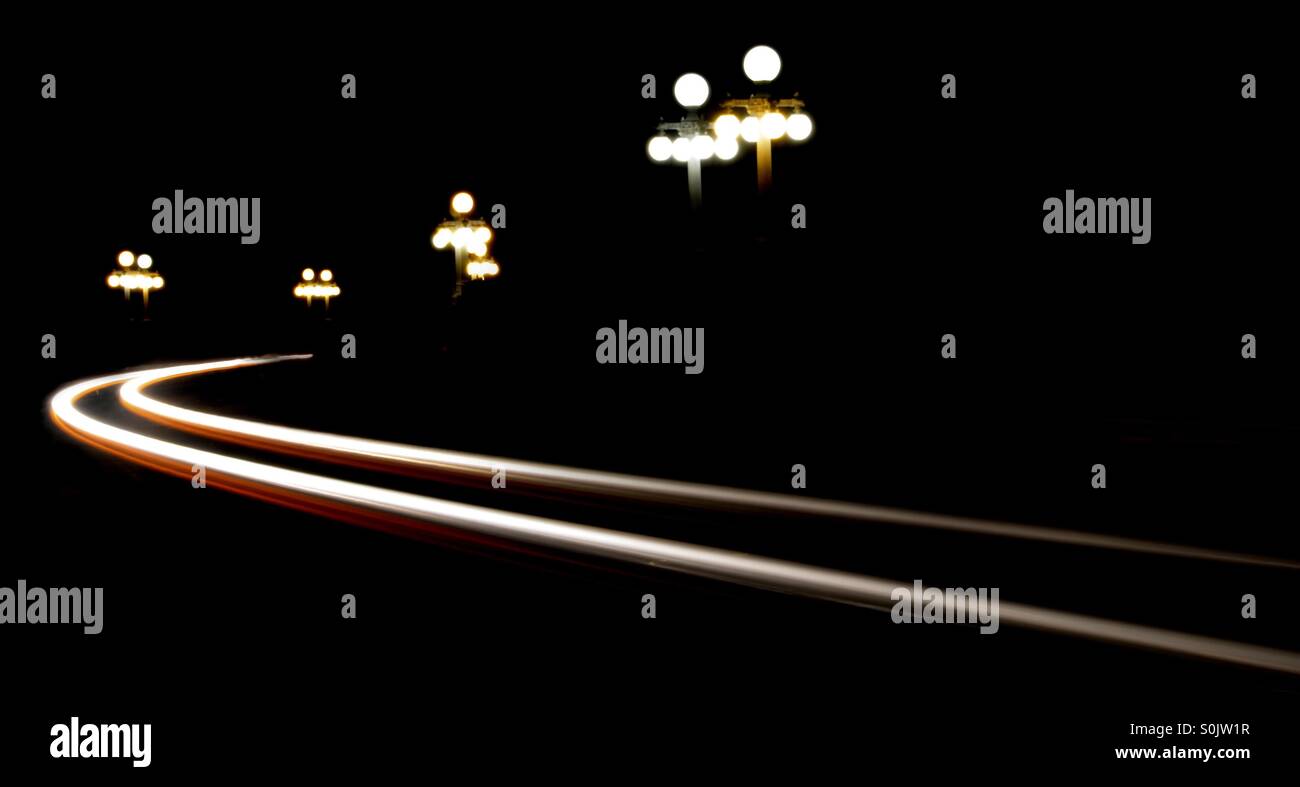 Light trails curve hi-res stock photography and images - Alamy
